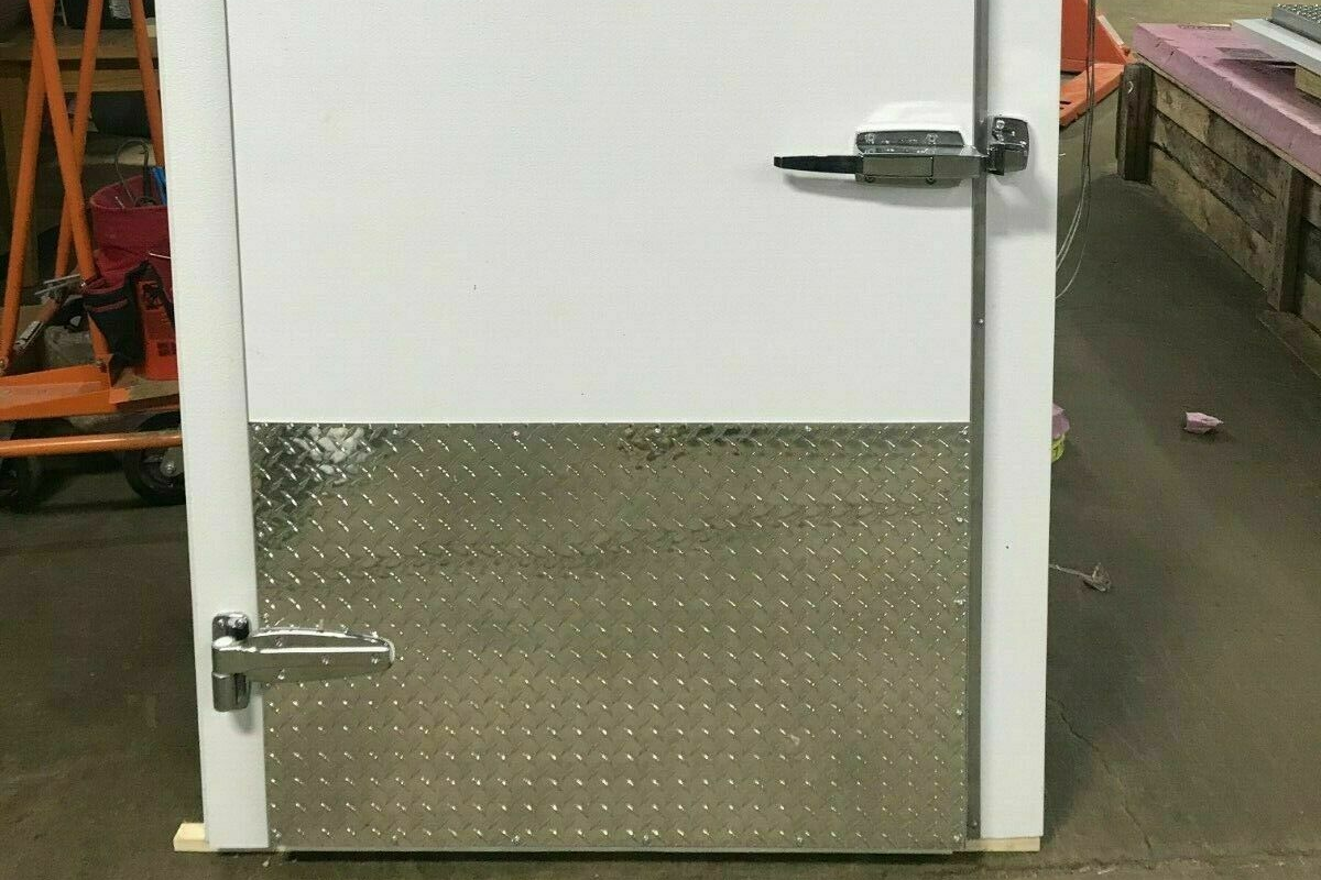 Walk in Door Replacement – Strivide Cold Storage Doors